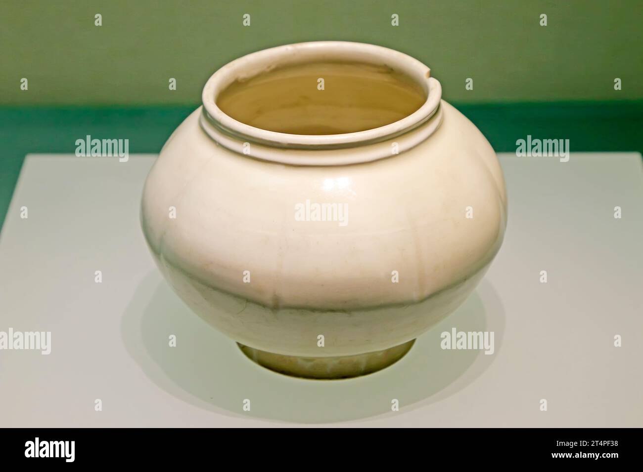 Chinese ancient ceramic ware Stock Photo - Alamy