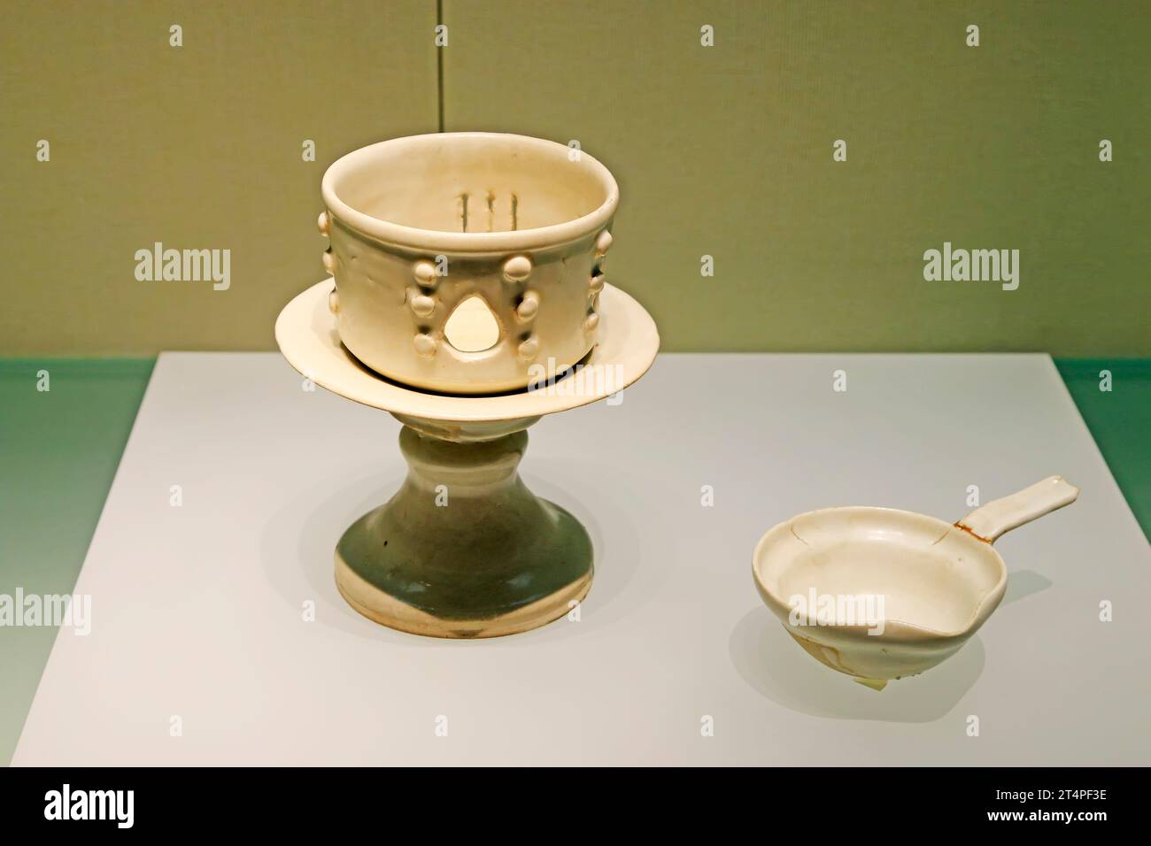 Chinese ancient ceramic ware Stock Photo - Alamy