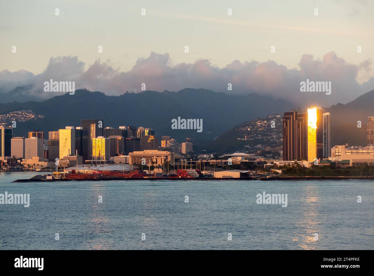 High rise buildings in honolulu hi-res stock photography and images - Alamy
