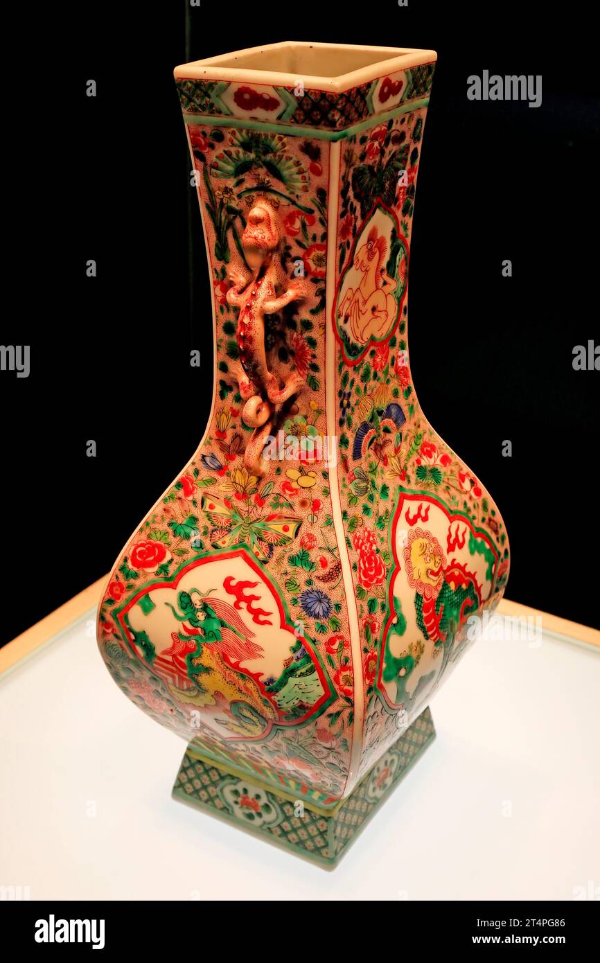 Chinese ancient ceramic ware Stock Photo - Alamy