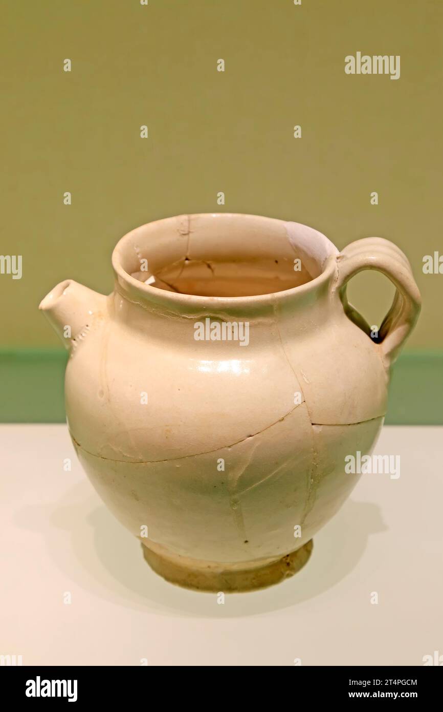 Chinese ancient ceramic ware Stock Photo - Alamy