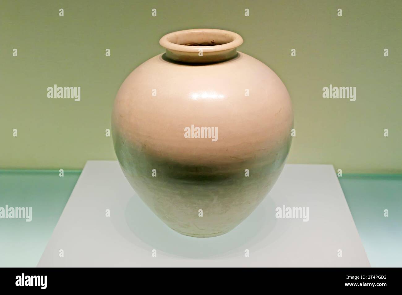 Chinese ancient ceramic ware Stock Photo - Alamy