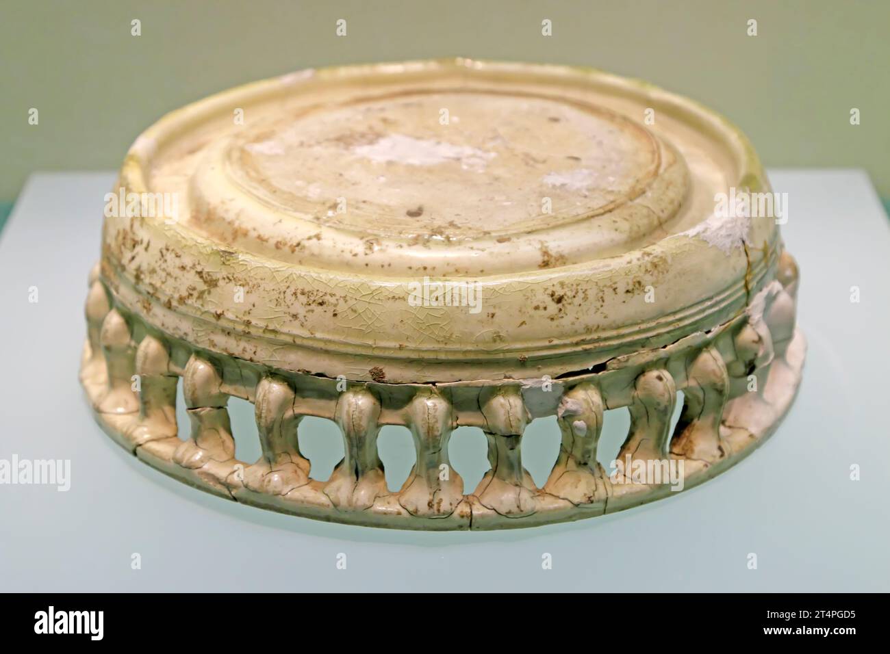 Chinese ancient pottery Stock Photo - Alamy