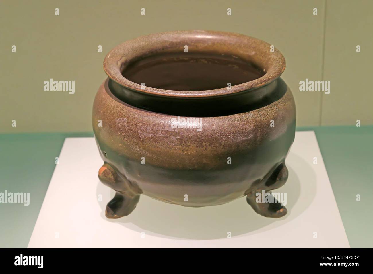 Chinese ancient ceramic ware Stock Photo - Alamy