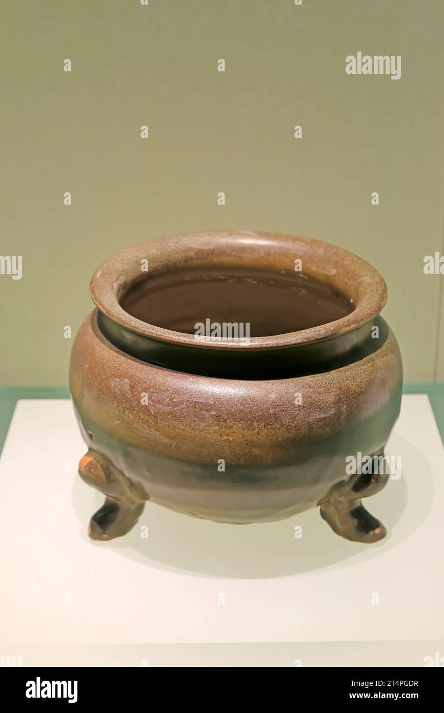 Chinese ancient ceramic ware Stock Photo - Alamy