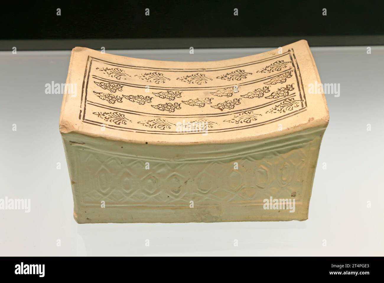 Ceramic pillows hi-res stock photography and images - Alamy
