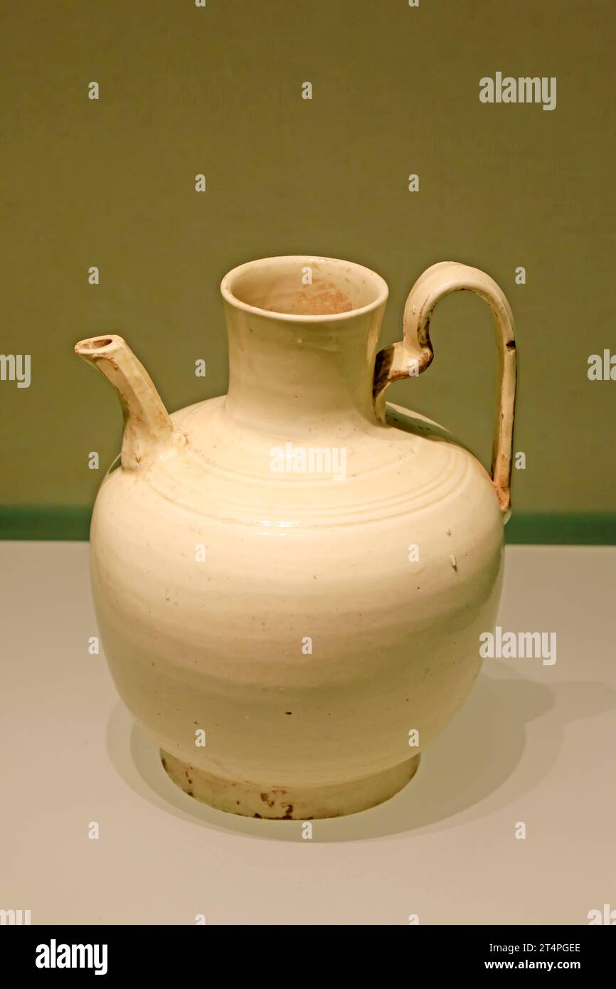 Chinese ancient ceramic ware Stock Photo - Alamy