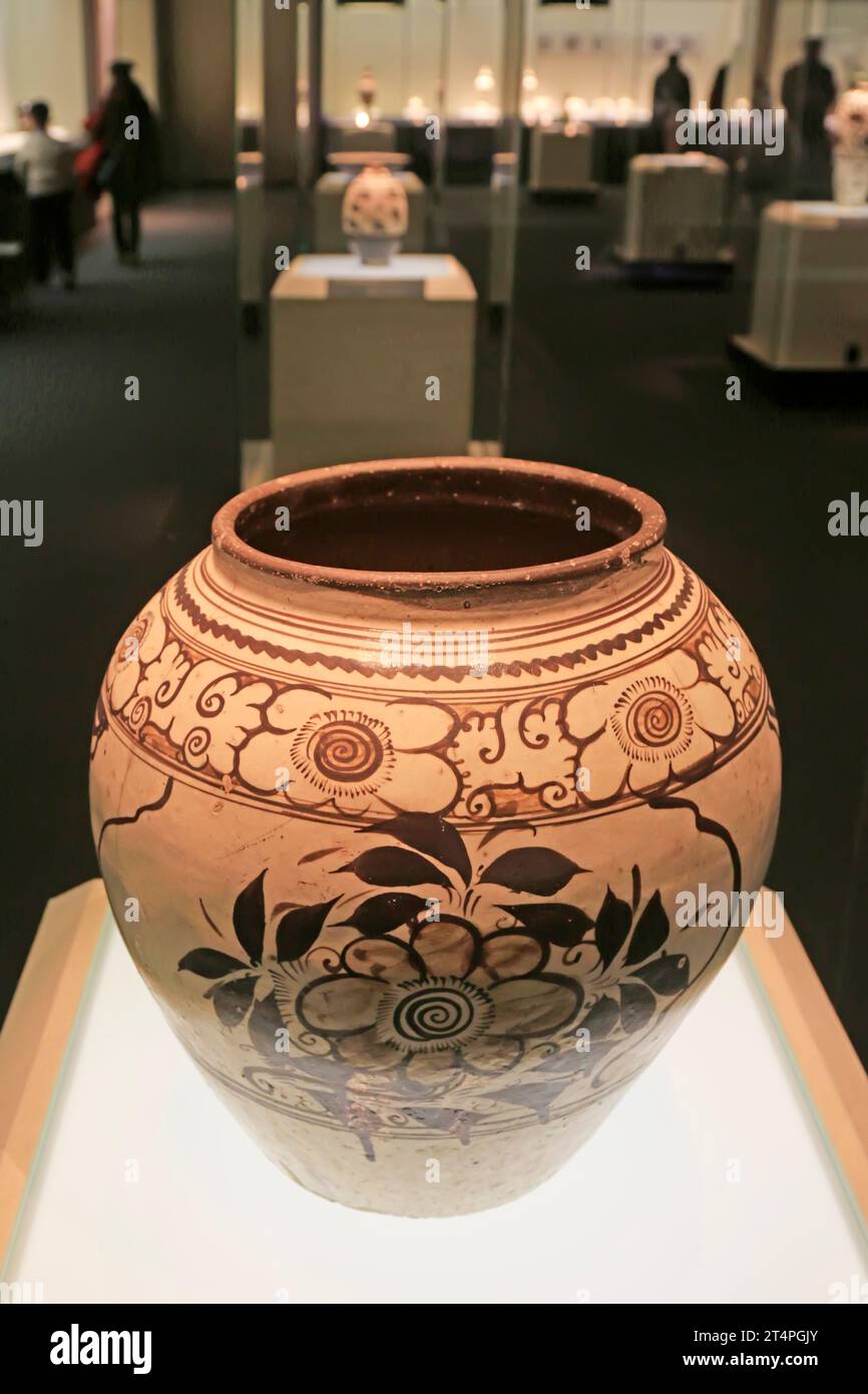 Chinese ancient ceramic ware Stock Photo - Alamy