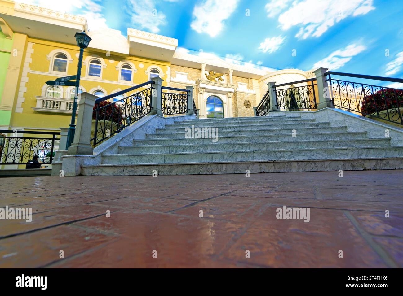 large building indoor garden Stock Photo - Alamy