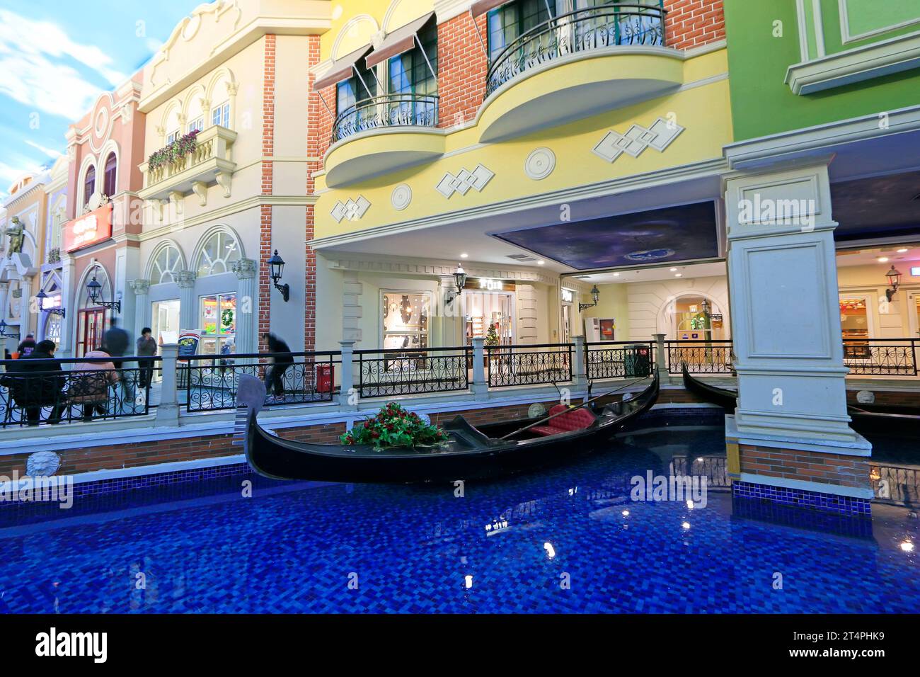 large building indoor garden Stock Photo - Alamy