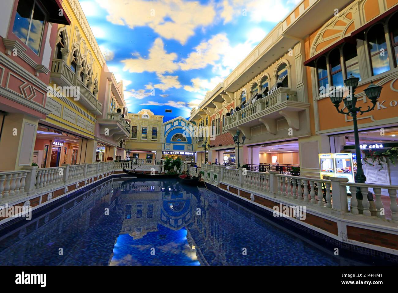 large building indoor garden Stock Photo - Alamy