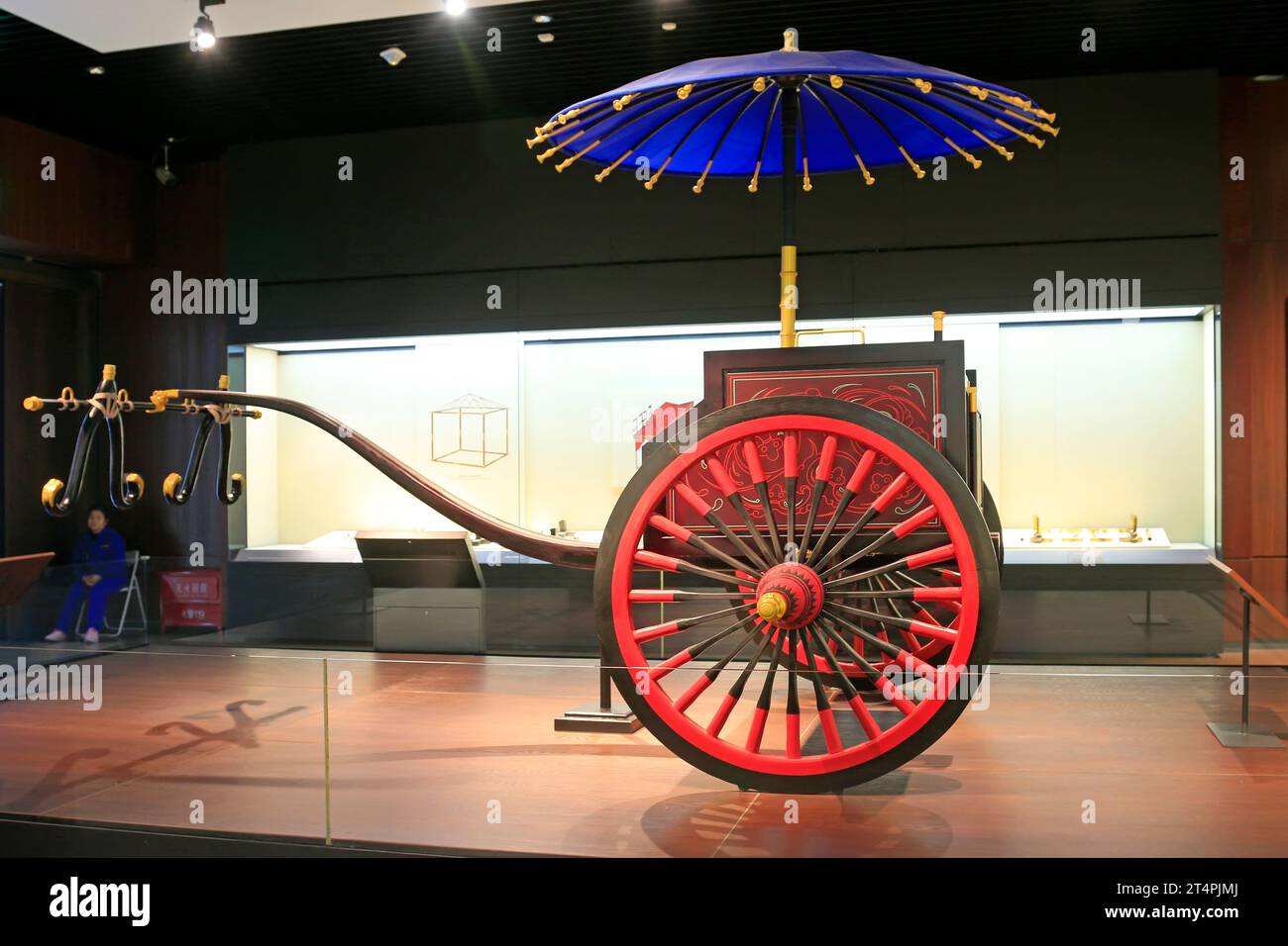 Ancient vehicles hi-res stock photography and images - Alamy