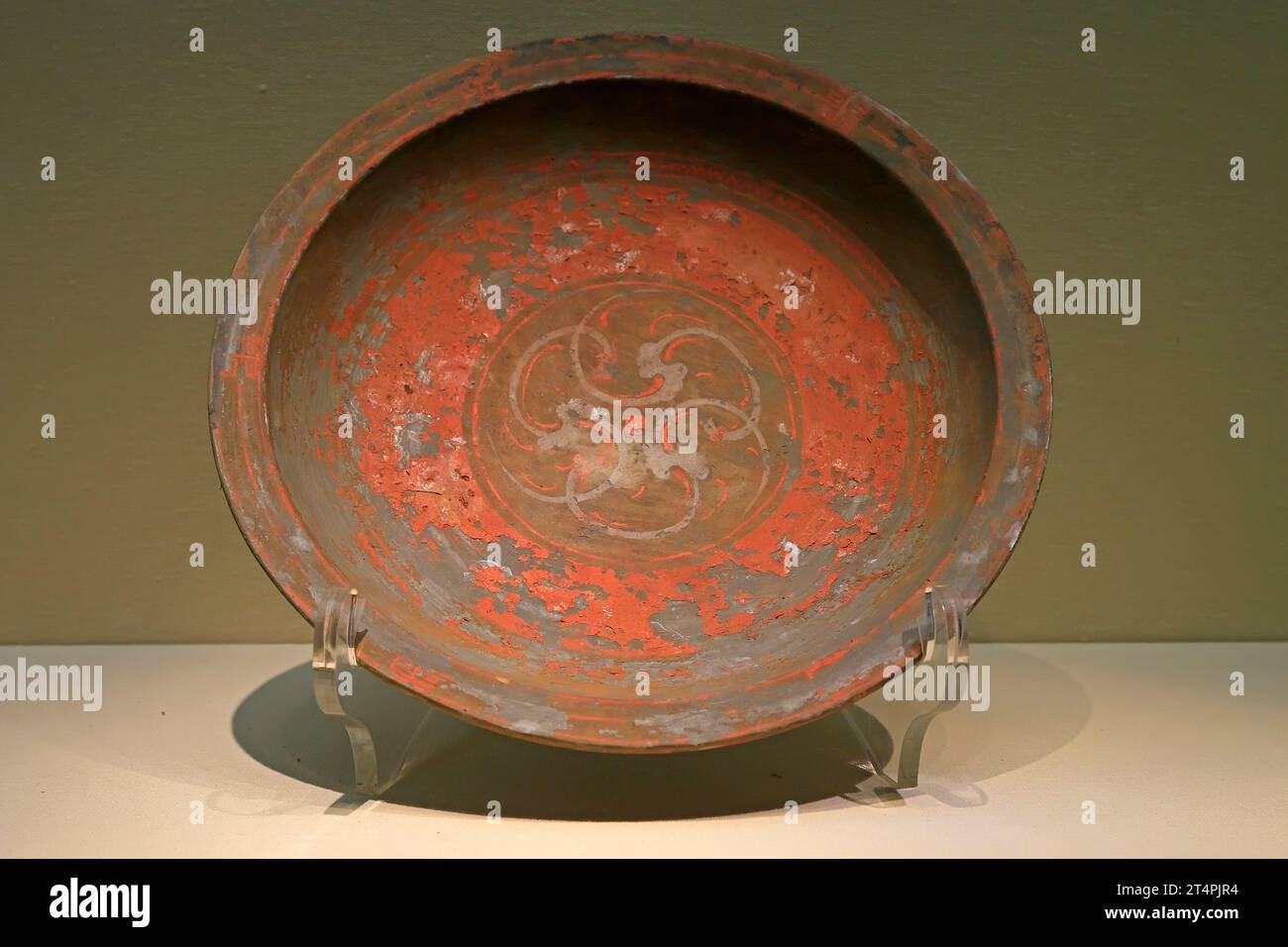 Ancient chinese plates hi-res stock photography and images - Alamy