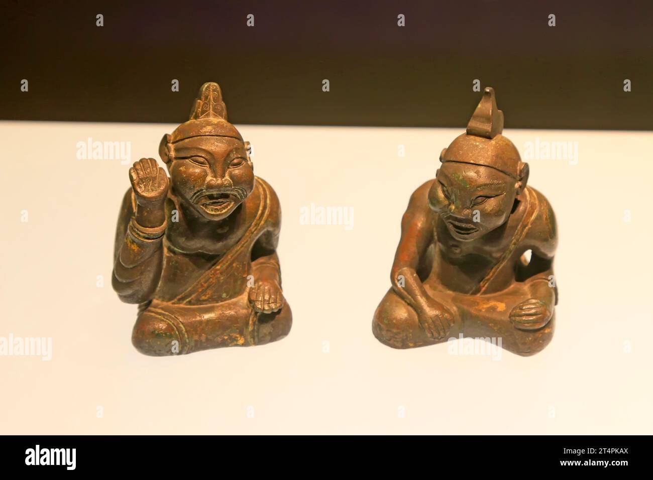 Chinese ancient bronze sculpture Stock Photo - Alamy