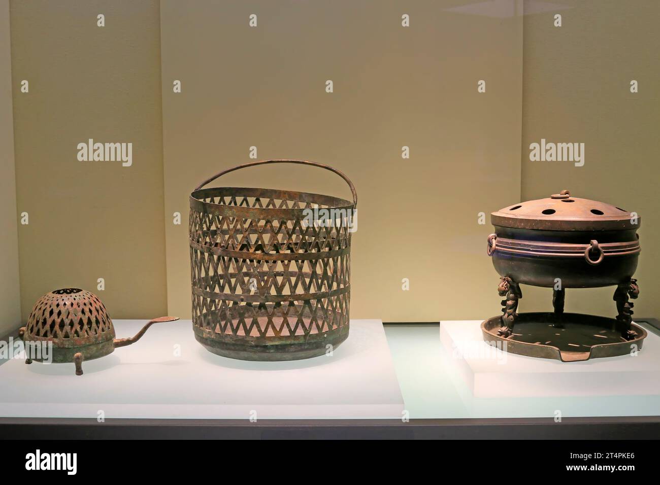 Chinese ancient bronze ware Stock Photo - Alamy