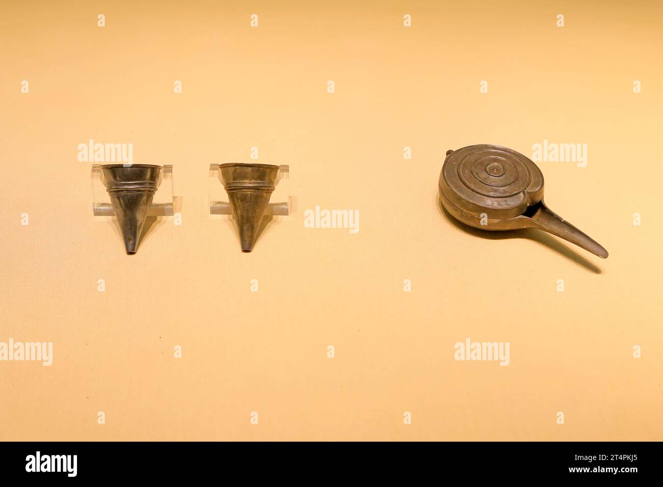 Chinese ancient silver ware Stock Photo - Alamy