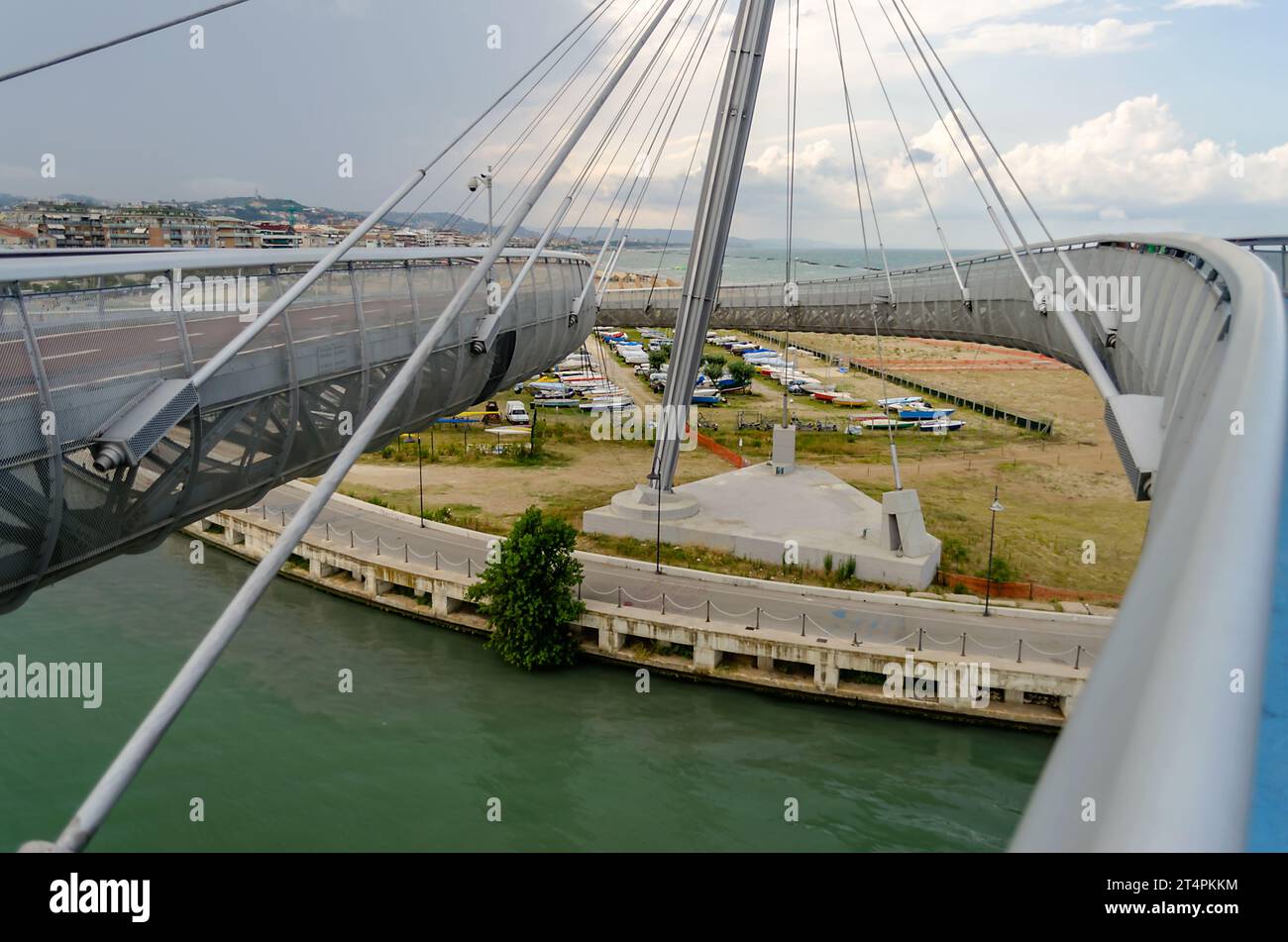 Bridge of the Sea, iconic example of modern architecture and landmark ...