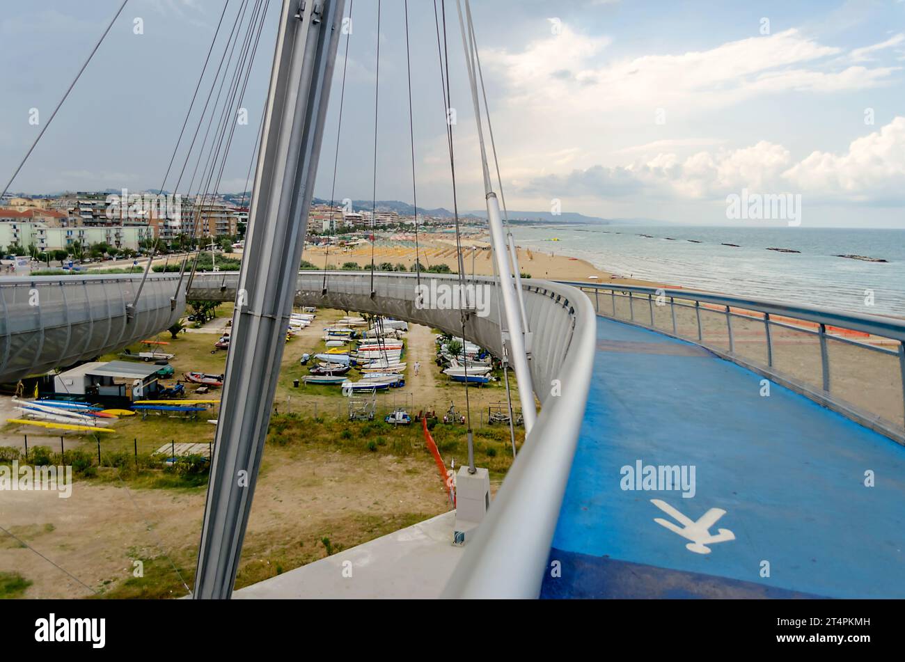 Bridge of the Sea, iconic example of modern architecture and landmark ...