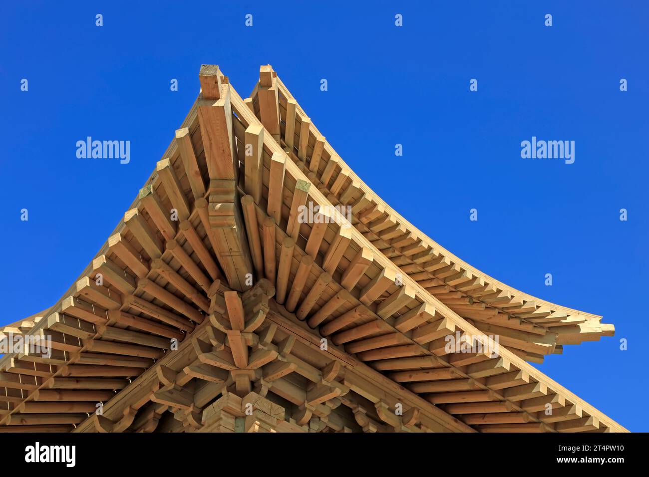 pavilion angle wooden eaves Stock Photo - Alamy
