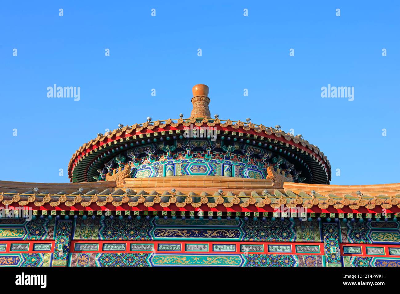 Traditional Chinese style pavilion building exterior Stock Photo - Alamy