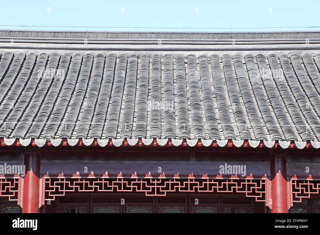 Chinese traditional style tile-roofed house Stock Photo - Alamy