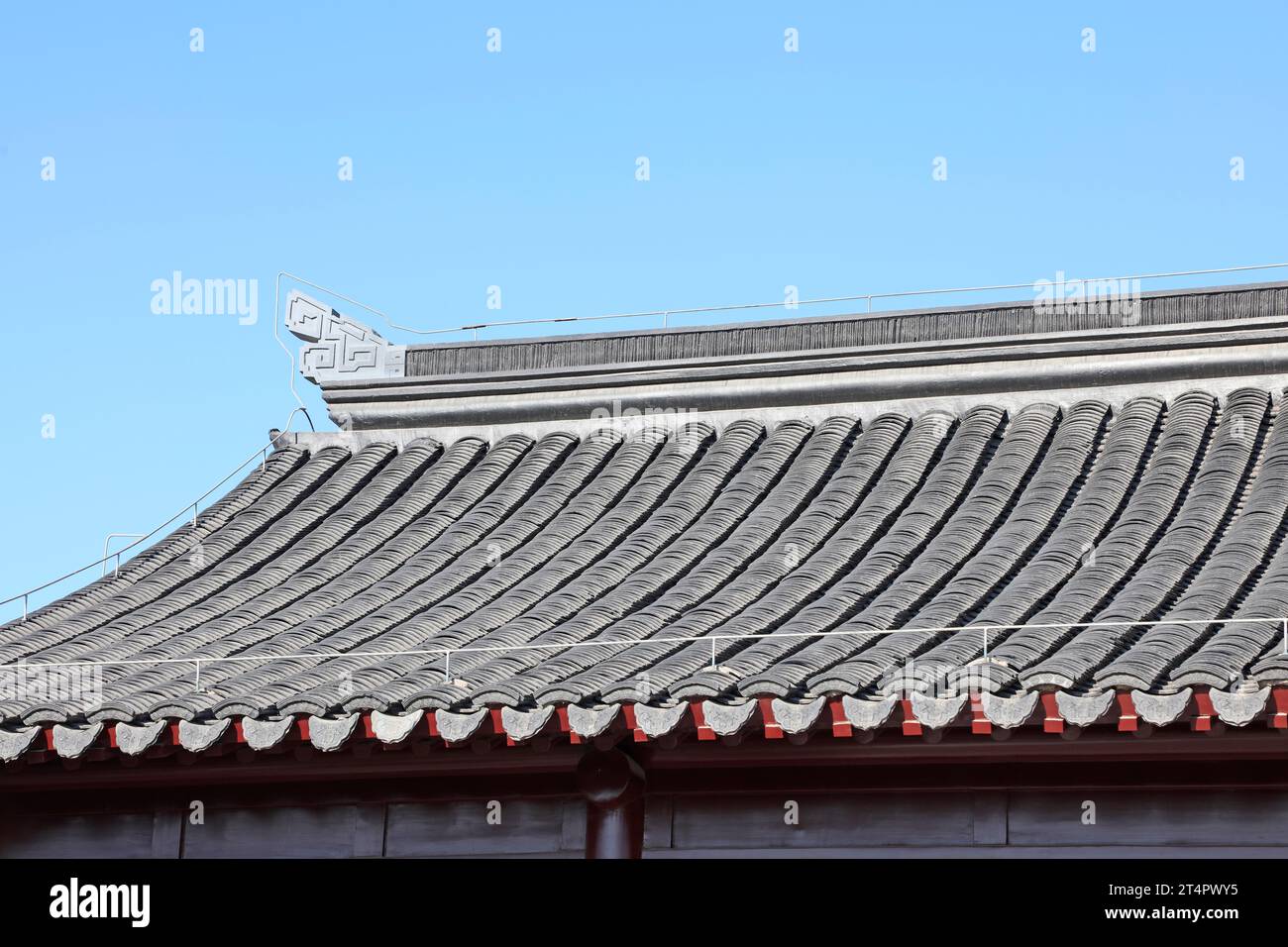 Chinese traditional style tile-roofed house Stock Photo - Alamy