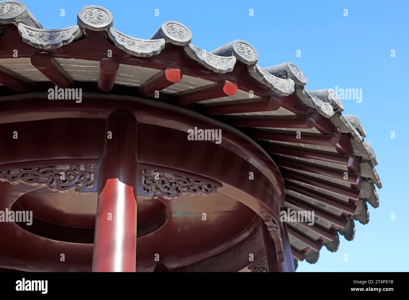 Chinese circular pavilion roof Stock Photo - Alamy
