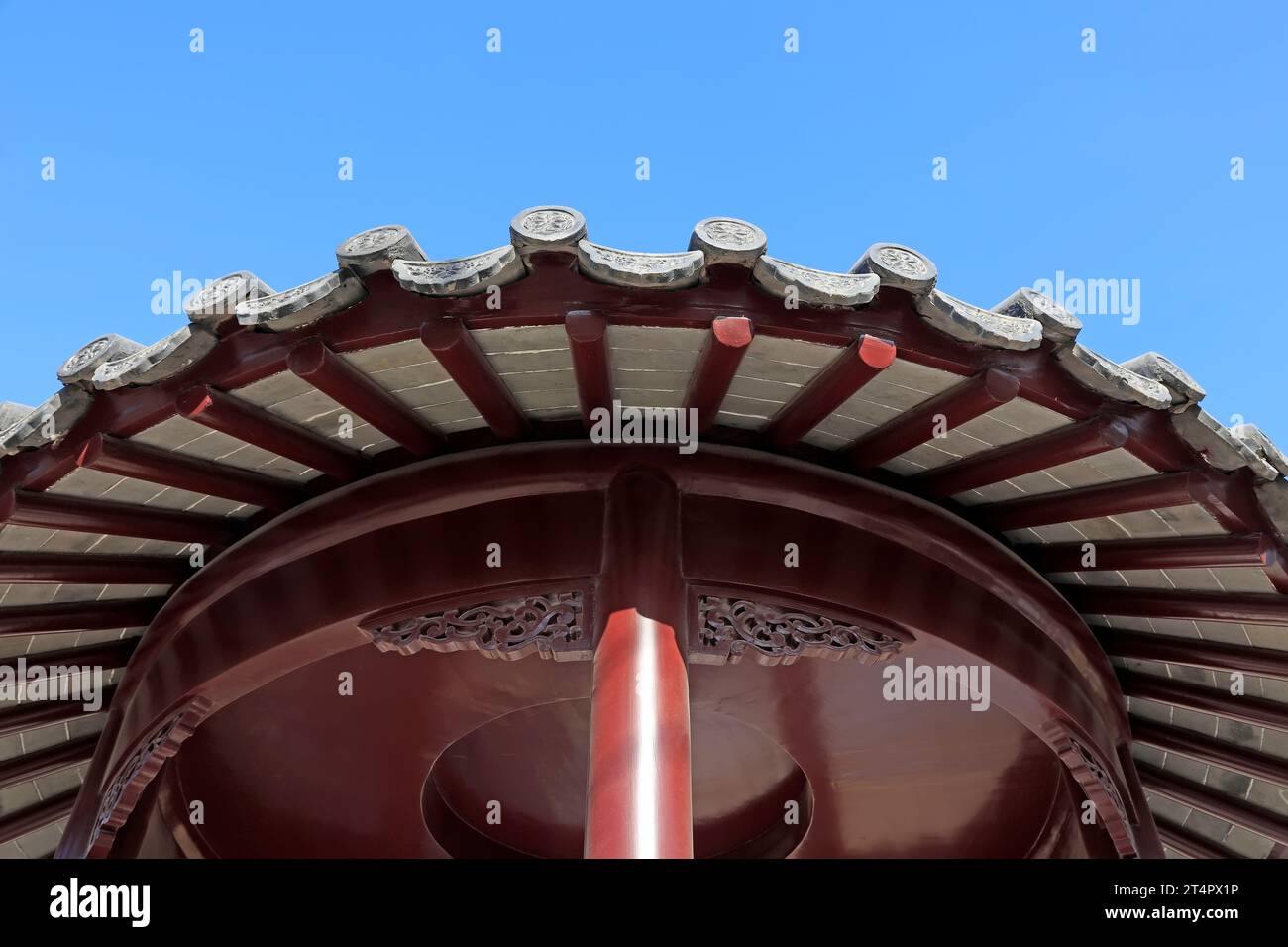 Chinese circular pavilion roof Stock Photo - Alamy