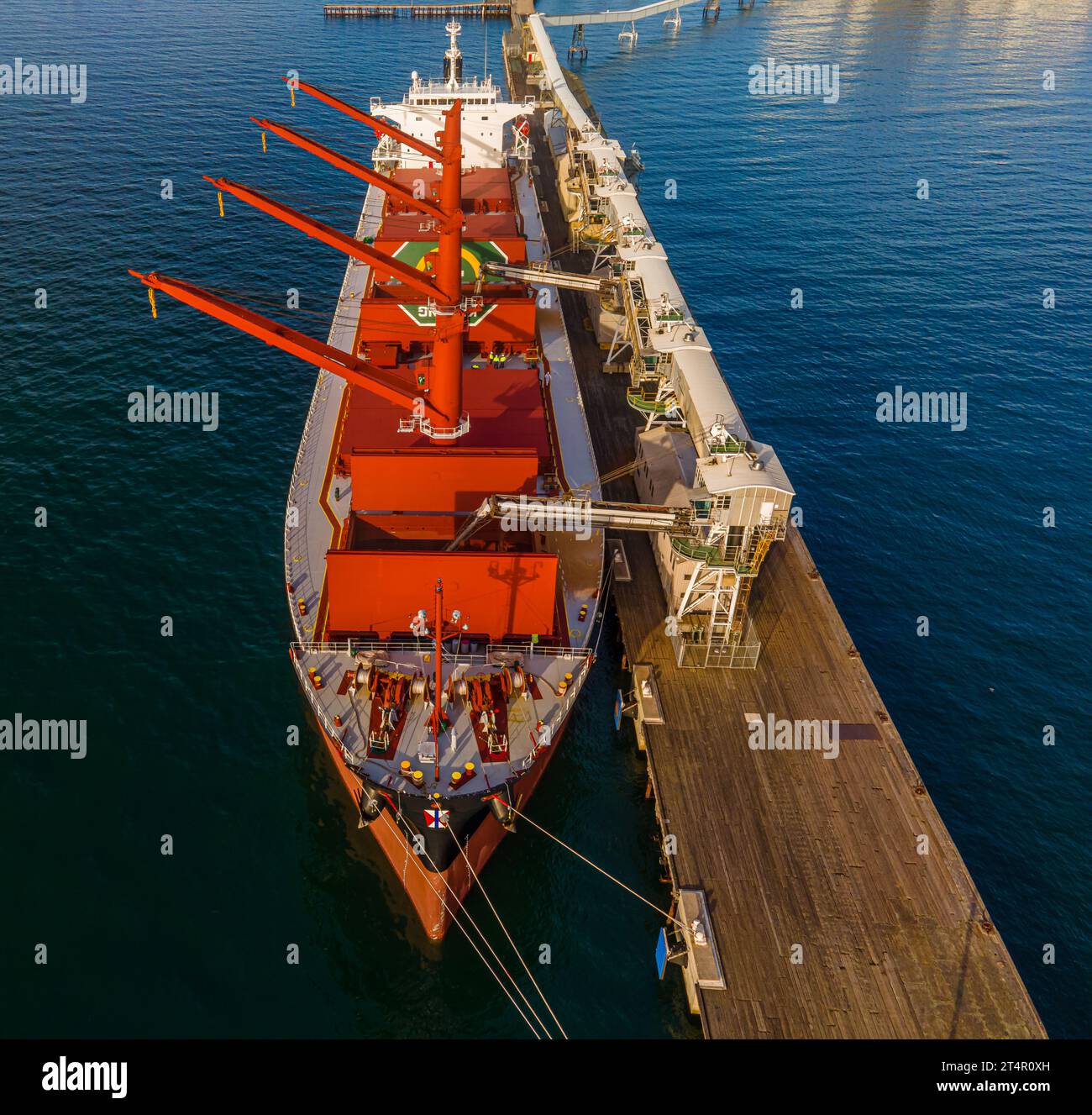 Ship Loading Grain at Wallaroo Jetty Stock Photo - Alamy