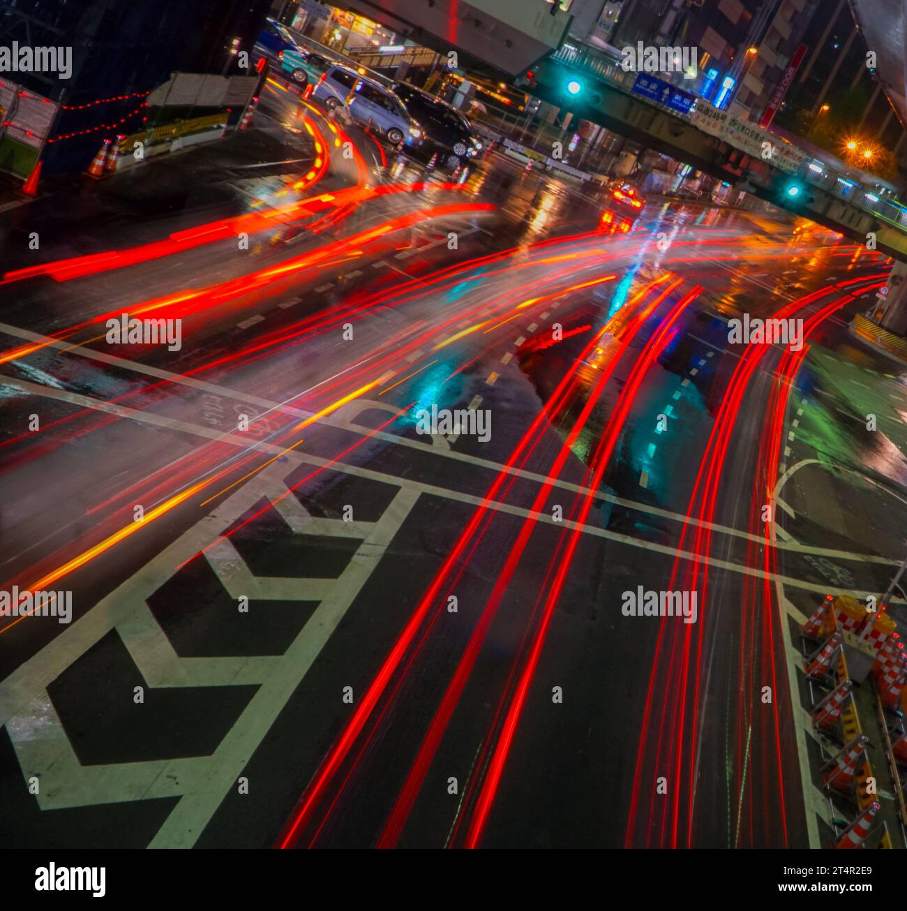 Long exposure shibuya crossing tokyo hi-res stock photography and images - Alamy