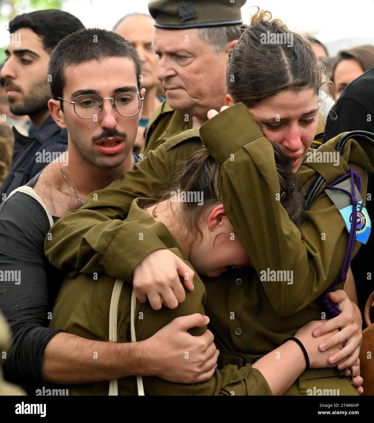 Jerusalem, Israel. 01st Nov, 2023. Friends of the late Israeli soldier ...
