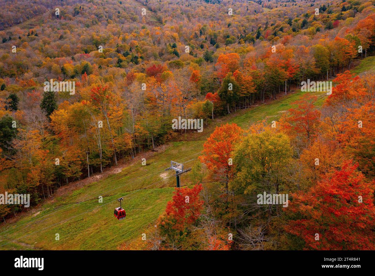 Fall foliage in Stowe, Vermont Stock Photo - Alamy