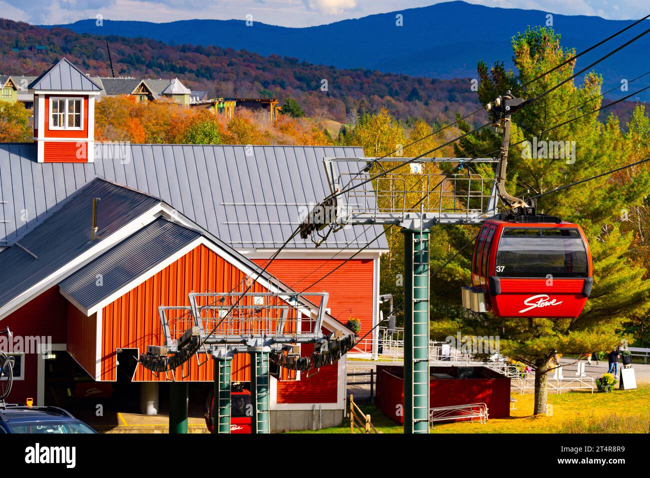 Fall foliage in Stowe, Vermont Stock Photo - Alamy