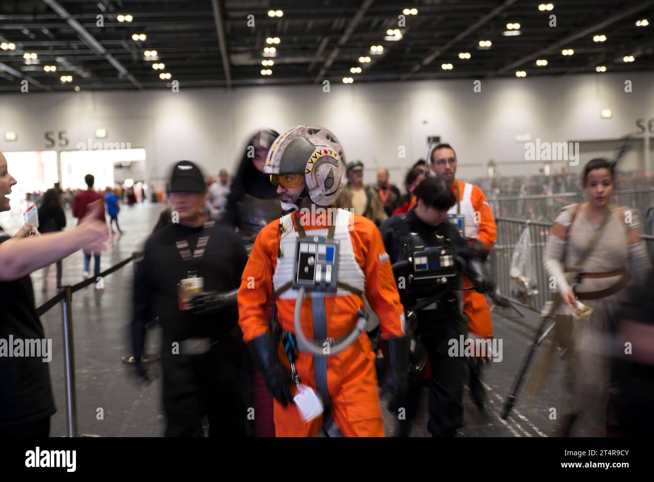 In pilot costume hi-res stock photography and images - Alamy