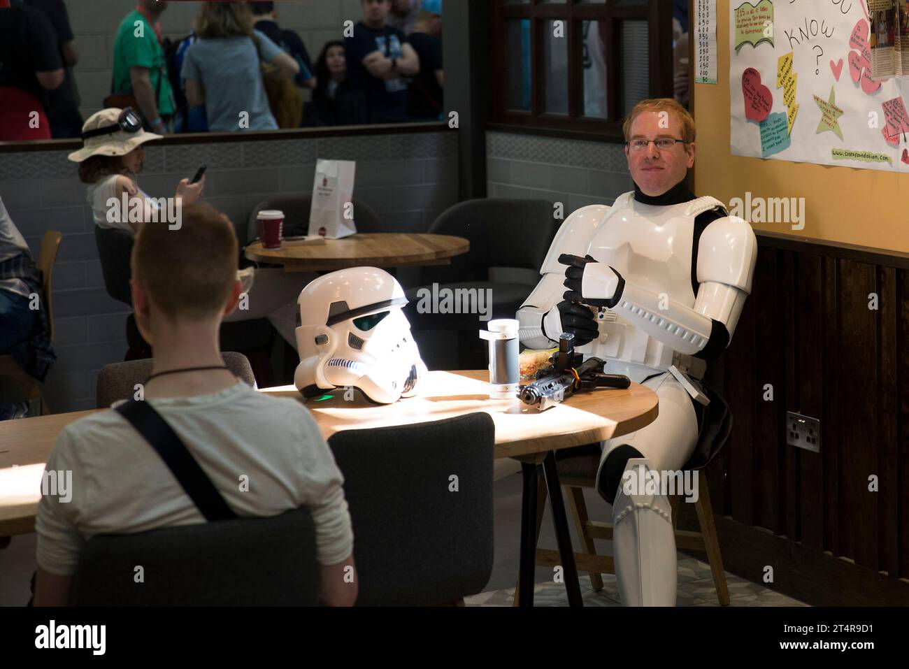Stormtrooper cosplay hi-res stock photography and images - Alamy
