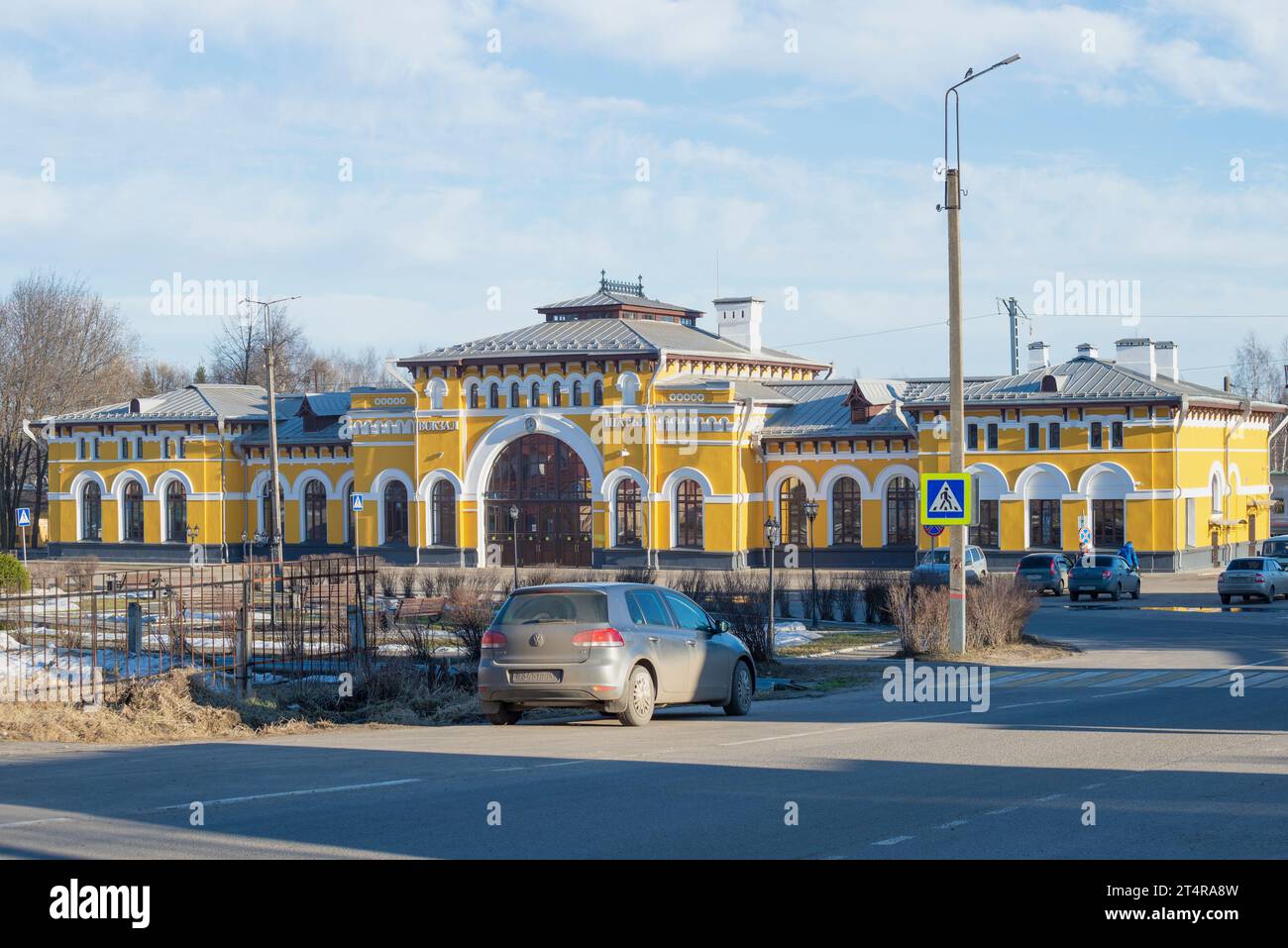 SHARYA, RUSSIA - APRIL 10, 2021: View from the station square to the ...