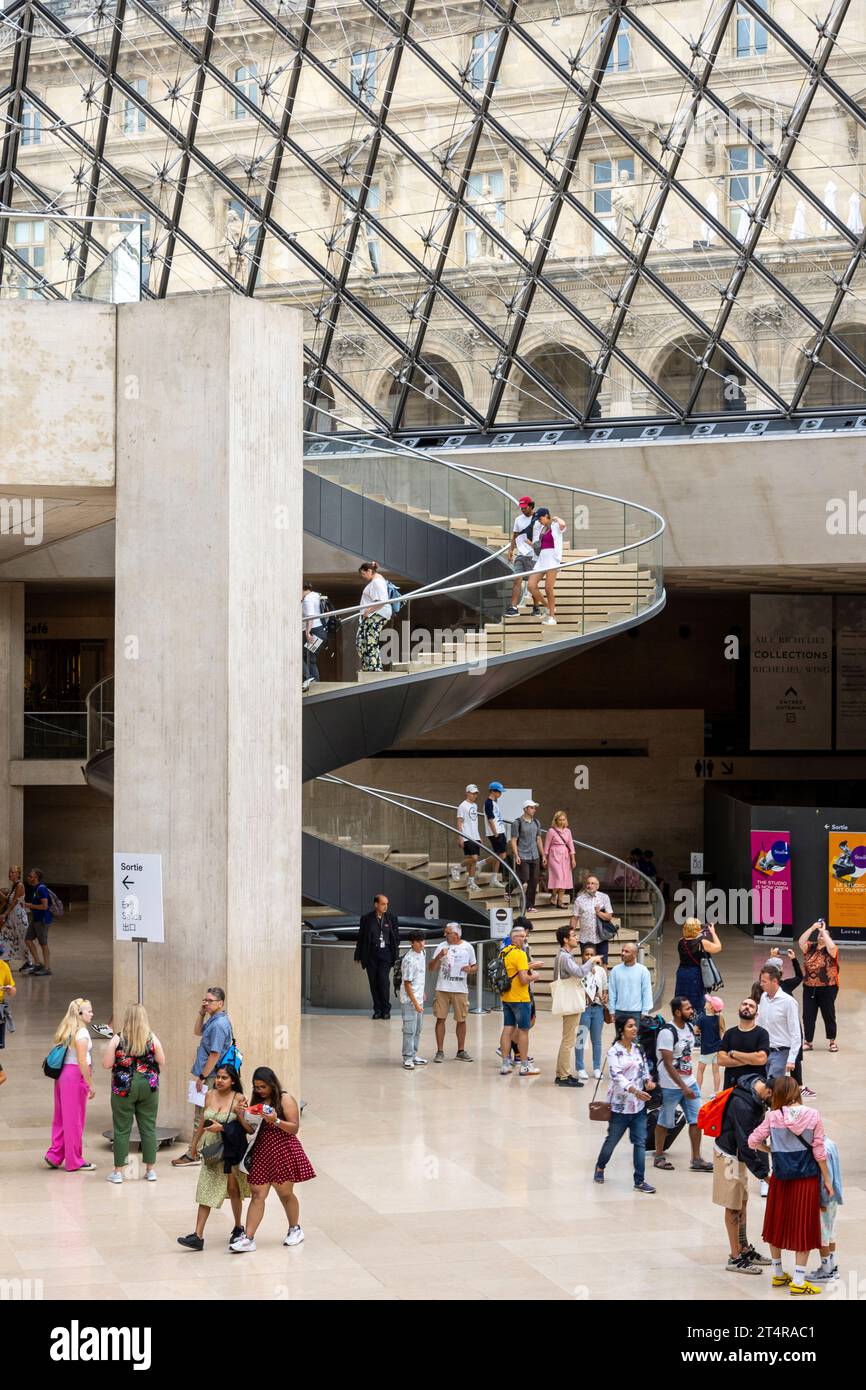 Illustration louvre pyramid hi-res stock photography and images - Alamy