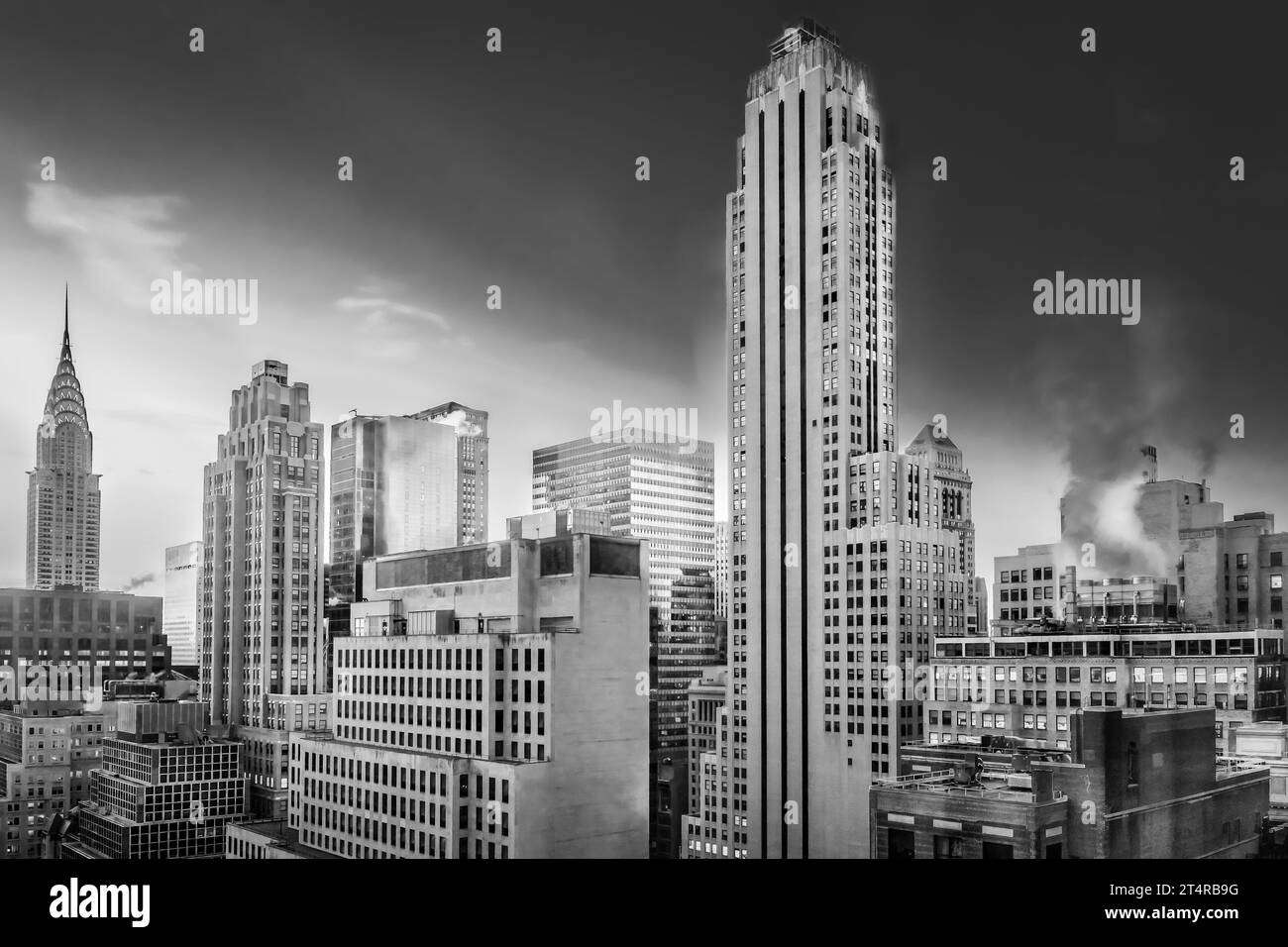 Sunrise over midtown manhattan Black and White Stock Photos & Images ...