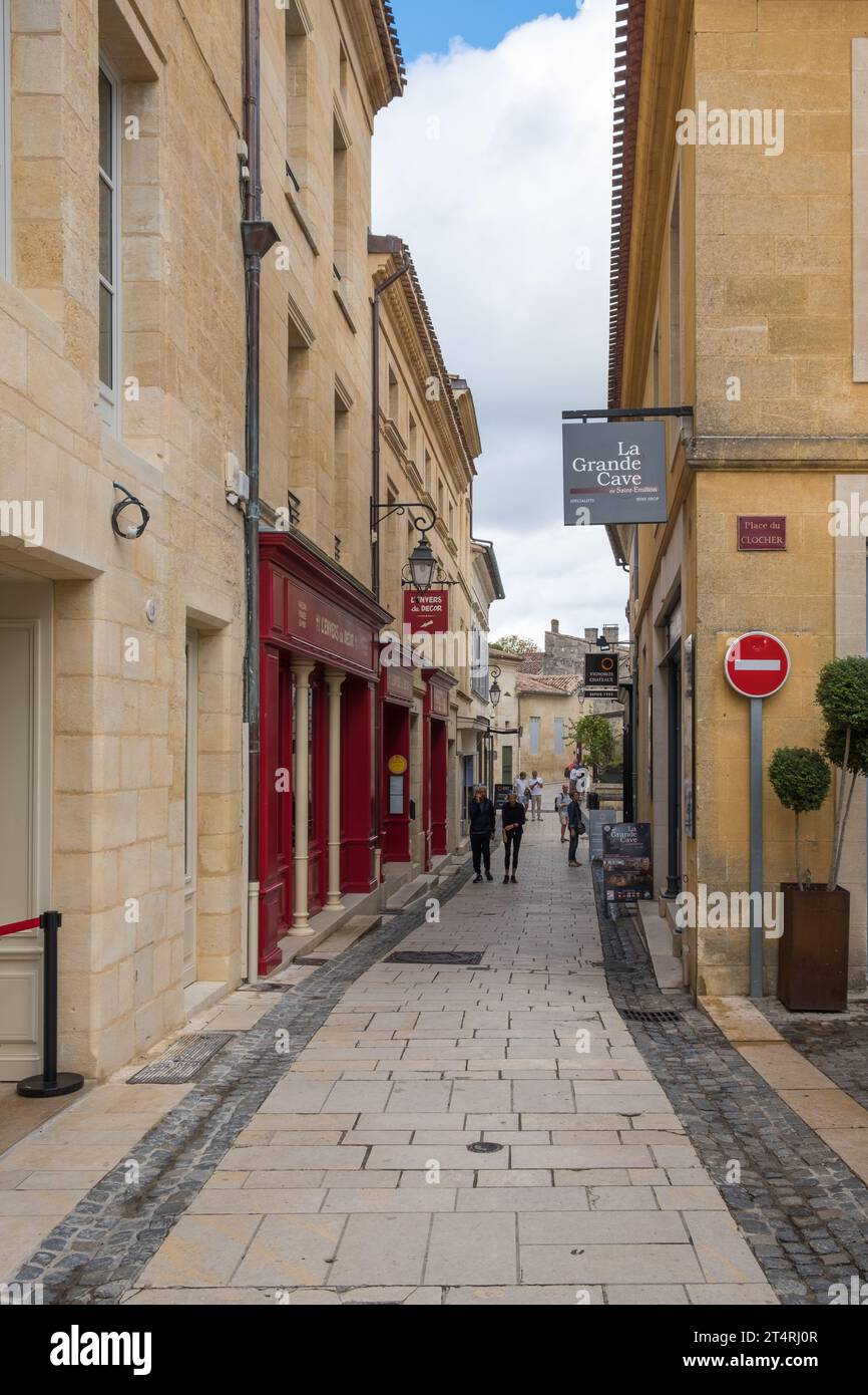 The pretty village of Saint Emilion in Bordeaux, France Stock Photo - Alamy