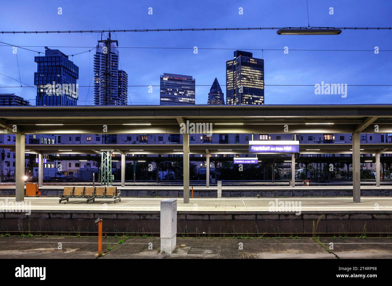 Frankfurt/Main Hauptbahnhof Frankfurt/Main, 31.10.2023 - Bahnsteig am Frankfurter Hauptbahnhof ...