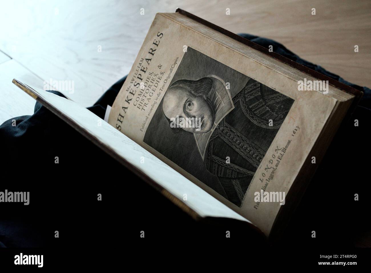 1623 first folio shakespeare hi-res stock photography and images - Alamy
