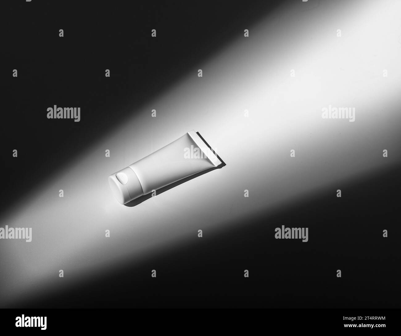 Beauty cosmetic light design Black and White Stock Photos & Images - Alamy