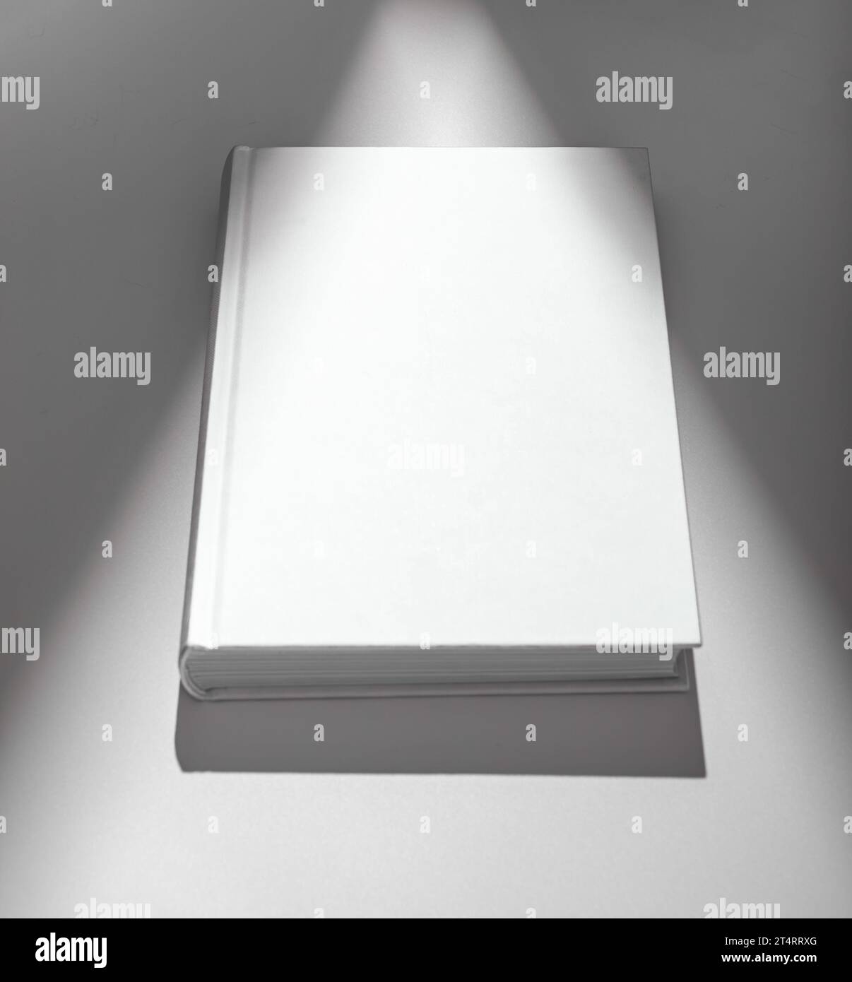 Blank hardback book cover hi-res stock photography and images - Alamy