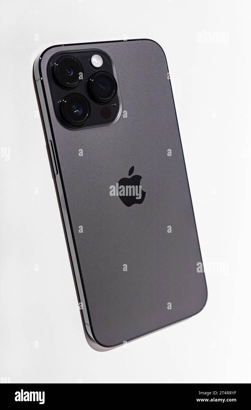 Iphone 15 pro back hi-res stock photography and images - Alamy