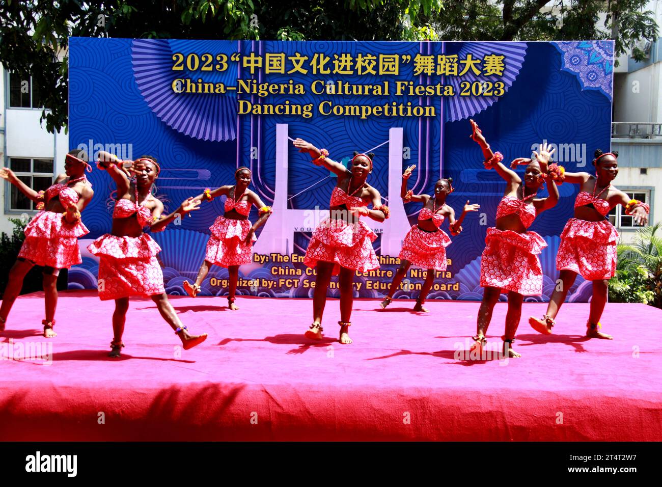 Nigerian dance hi-res stock photography and images - Alamy