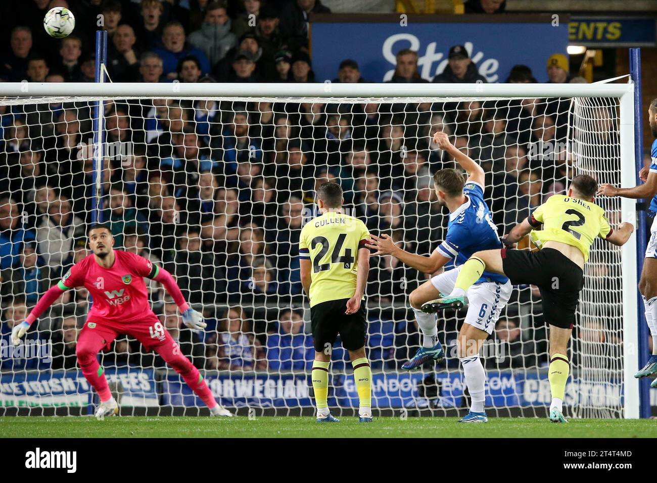 Everton, UK. 01st Nov, 2023. James Tarkowski of Everton (6) heads the ...