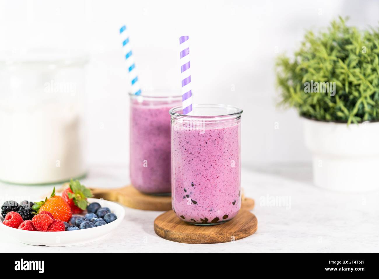 Mixed Berry Boba Smoothie Stock Photo - Alamy