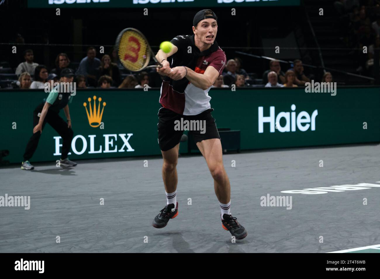 Paris, France. 1st Nov, 2023. French player UGO HUMBERT returns the ball to German player ...