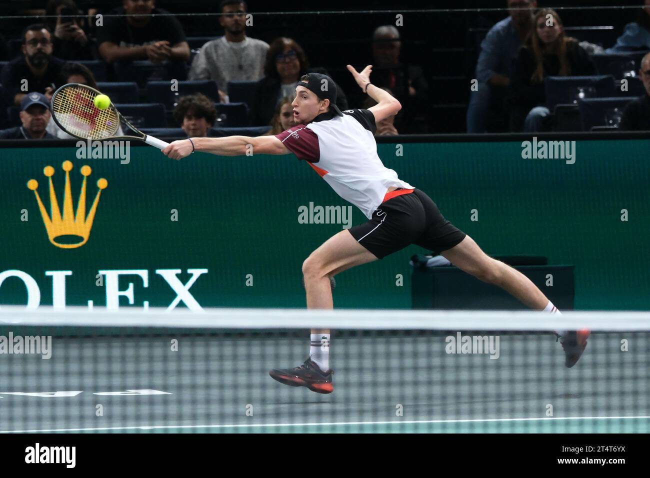Paris, France. 1st Nov, 2023. French player UGO HUMBERT returns the ball to German player ...