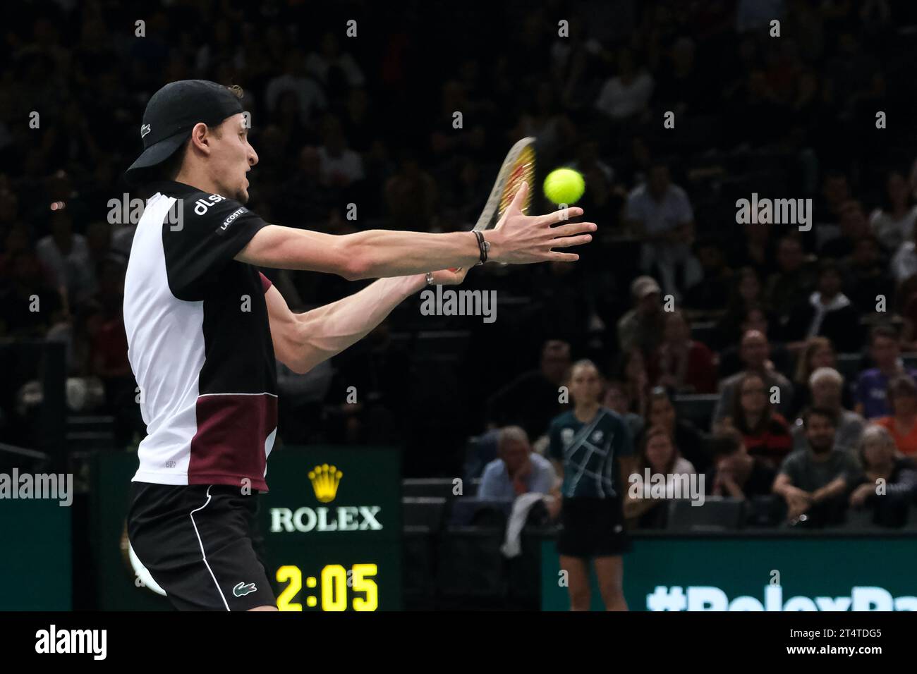 Paris, France. 1st Nov, 2023. French player UGO HUMBERT returns the ball to German player ...